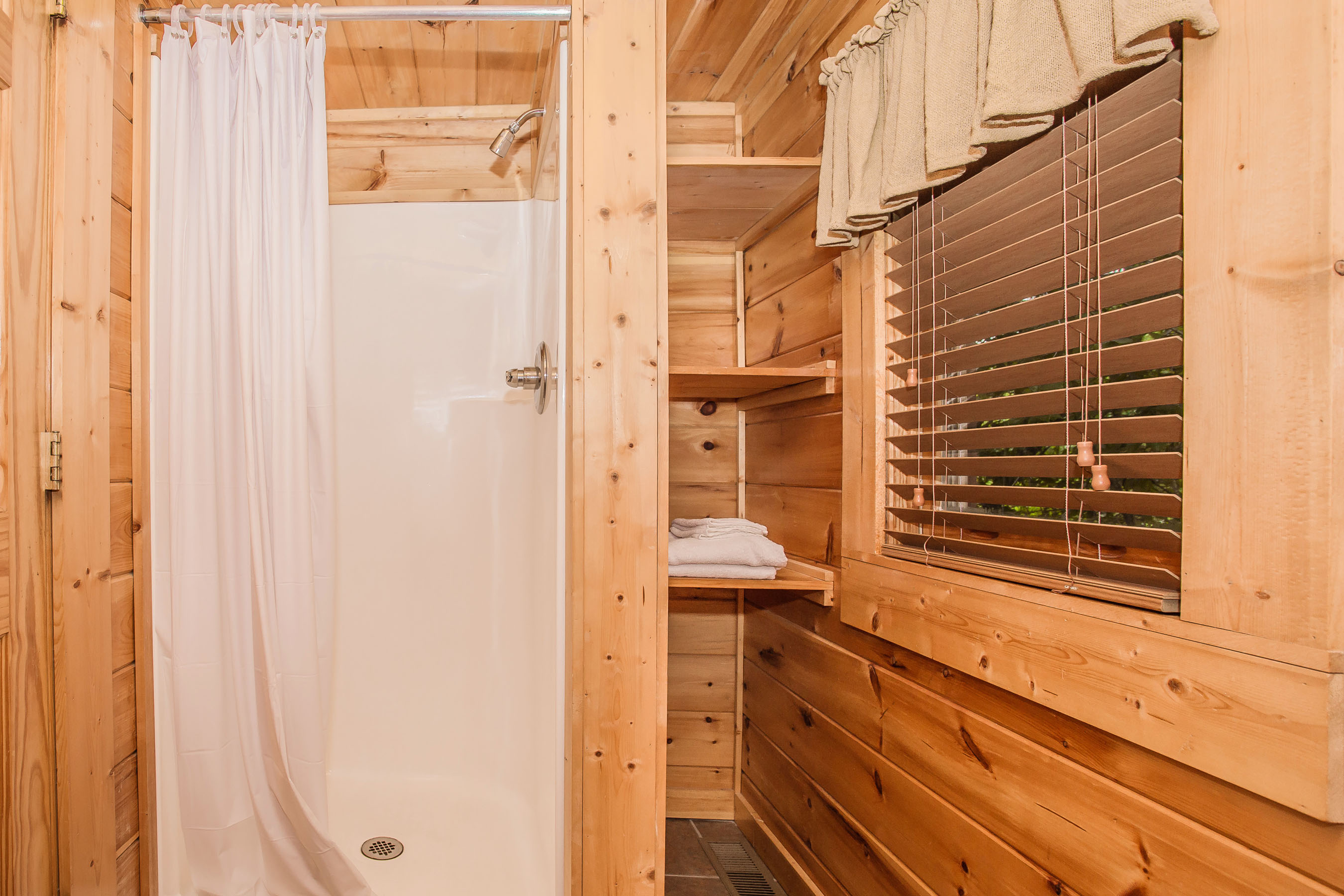 Pin Oak | Travel Advantage Network