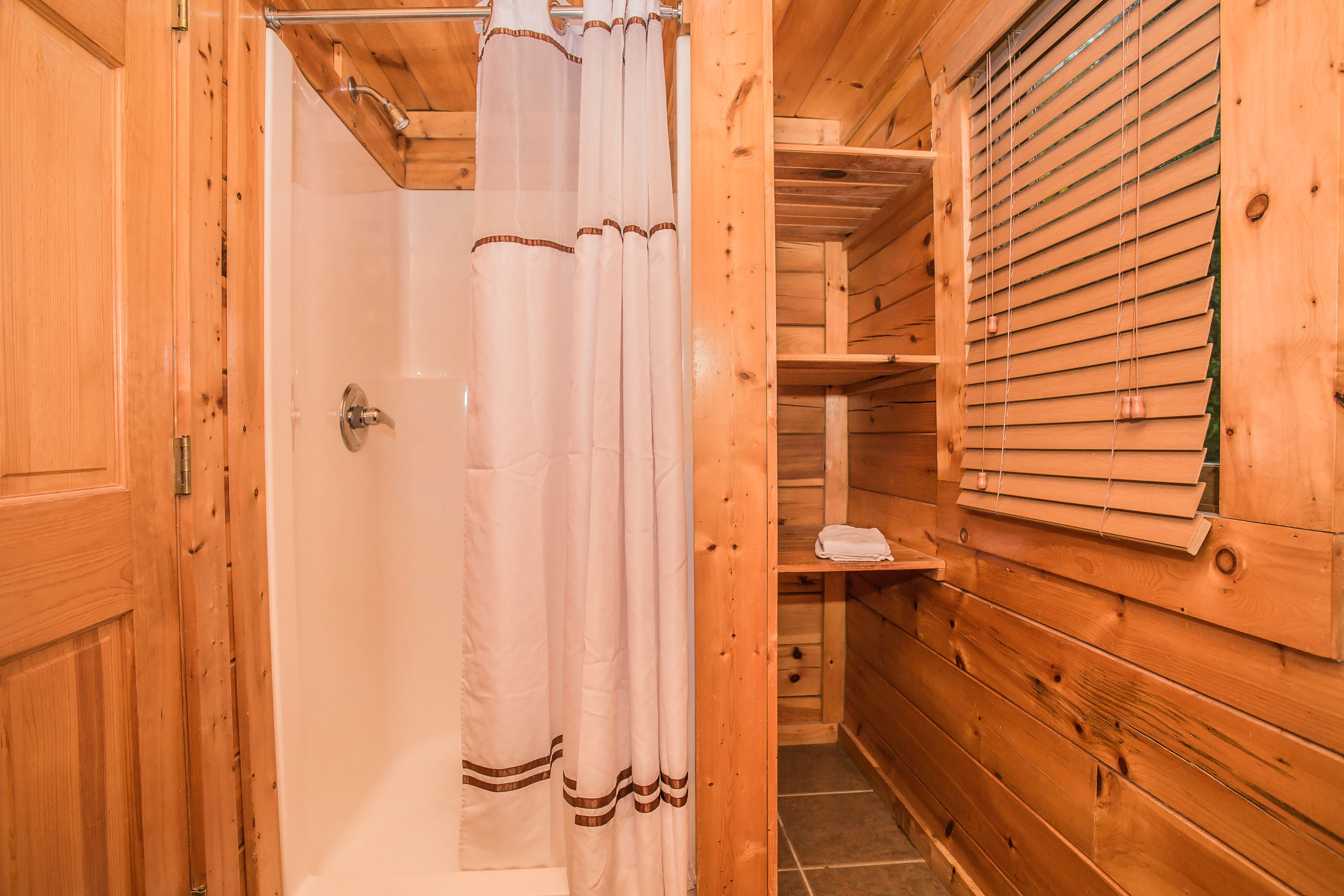 Pin Oak | Travel Advantage Network